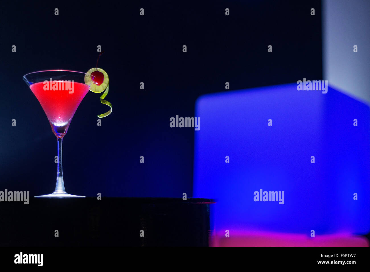 Cocktail bar hi-res stock photography and images - Alamy