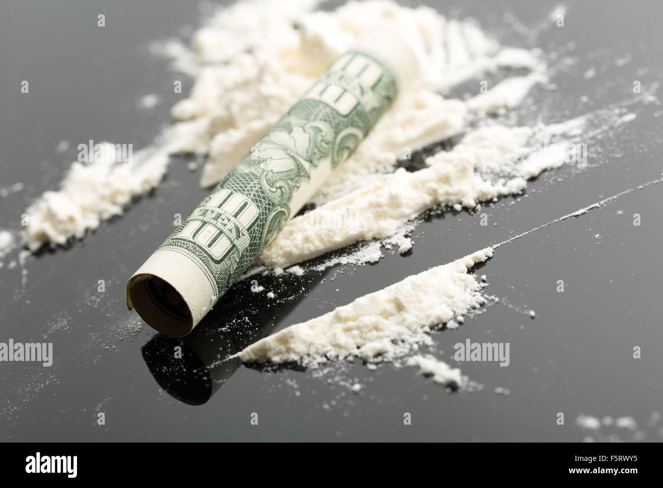 Coke lines hi-res stock photography and images - Alamy