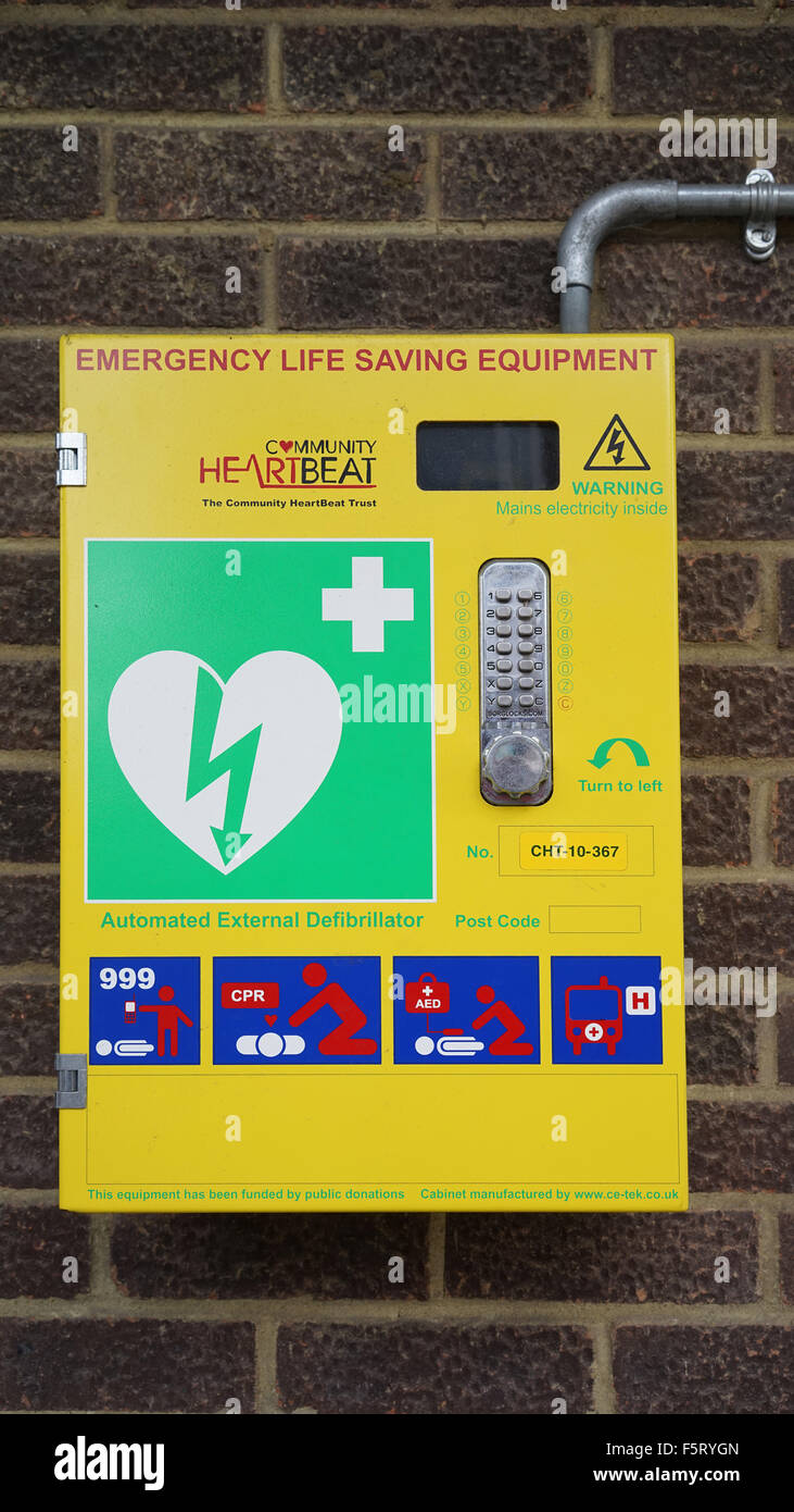 Emergency Life Saving Defibrillator Equipment -1 Stock Photo - Alamy