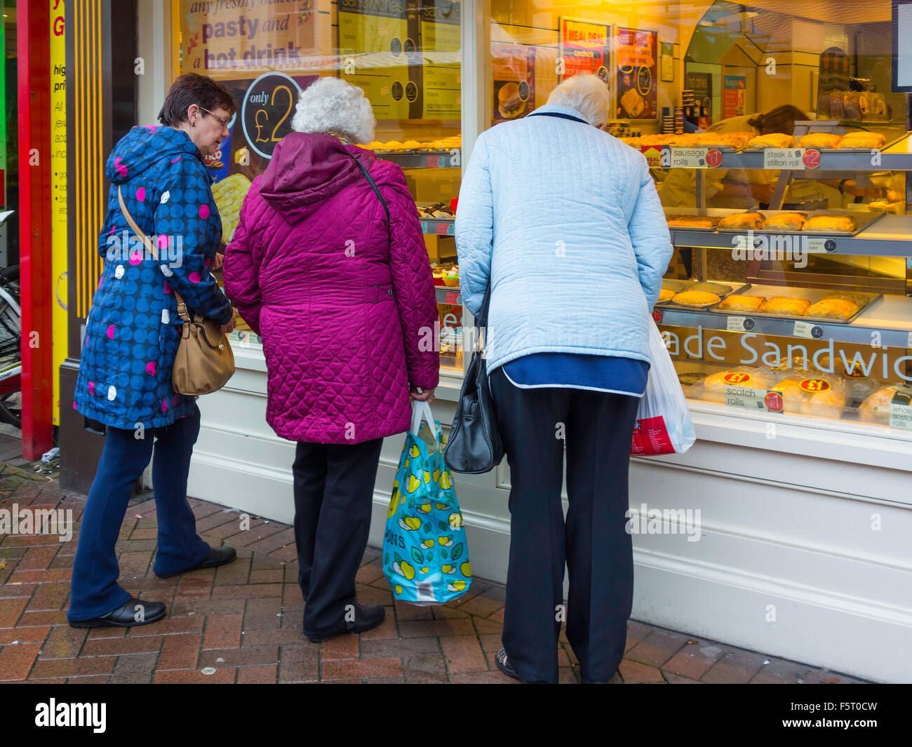 Bakers shop window hi-res stock photography and images - Alamy