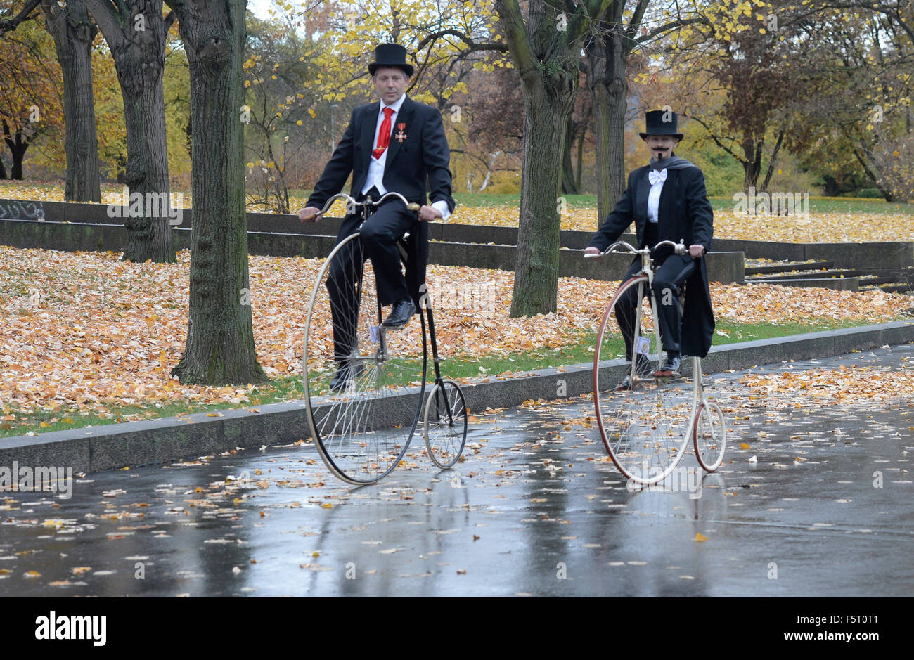 Prague, Czech Republic. 07th Nov, 2015. Velocipedists, men on historic ...