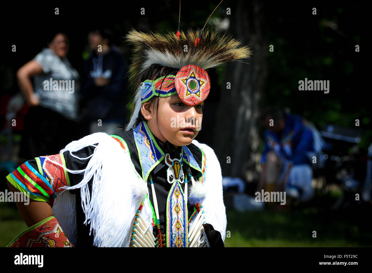 Canada native music dance hi-res stock photography and images - Alamy