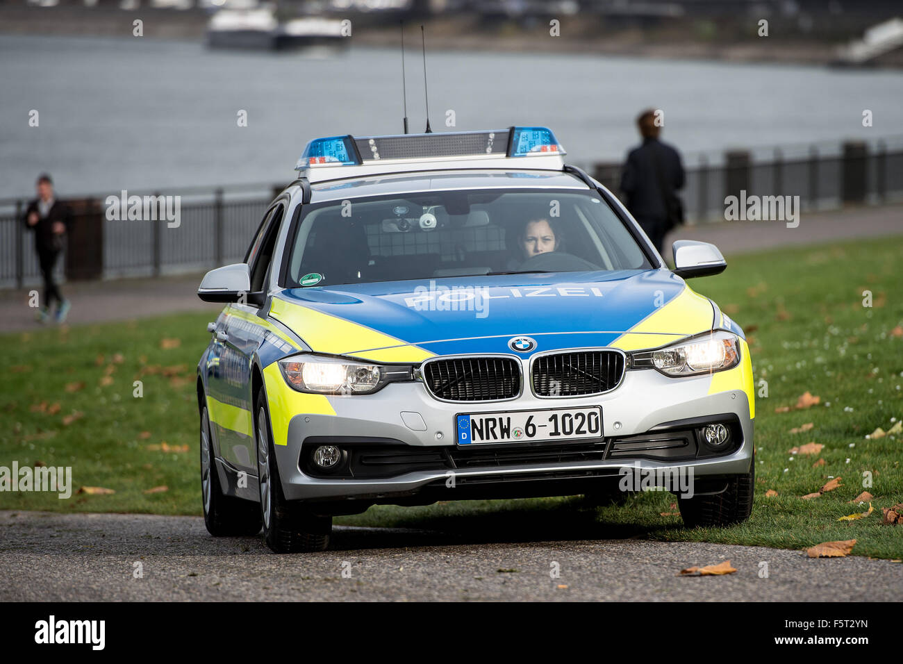 Duesseldorf, Germany. 09th Nov, 2015. A BMW 318 d touring patrol car on ...
