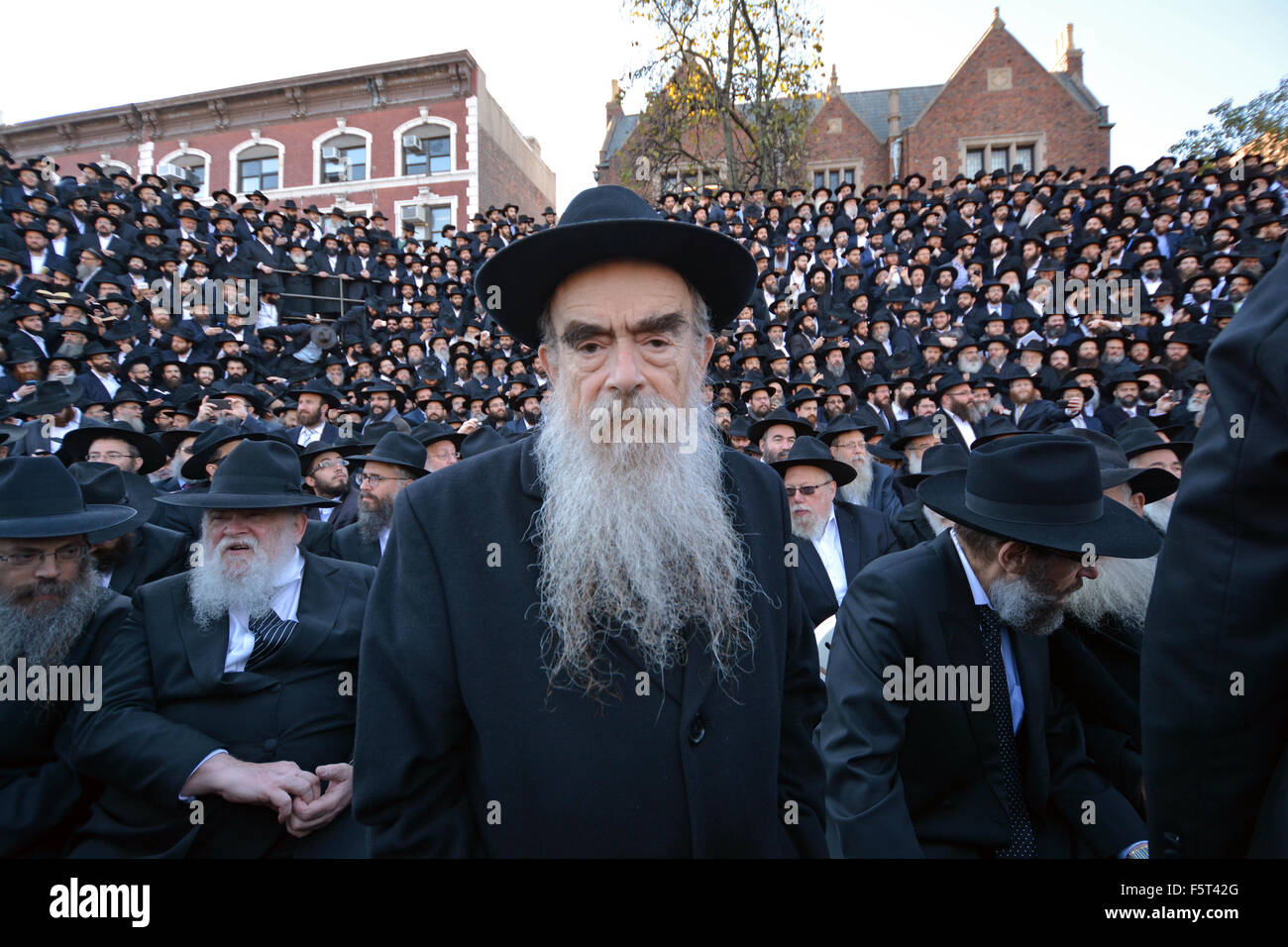 Large group religious jewish rabbis hi-res stock photography and images ...