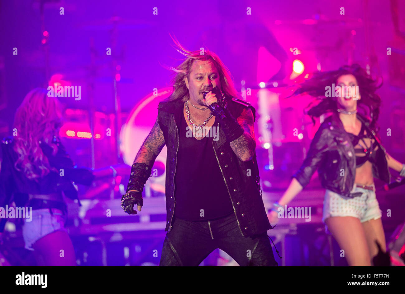 Stuttgart, Germany. 08th Nov, 2015. Vince Neil, singer in the band ...
