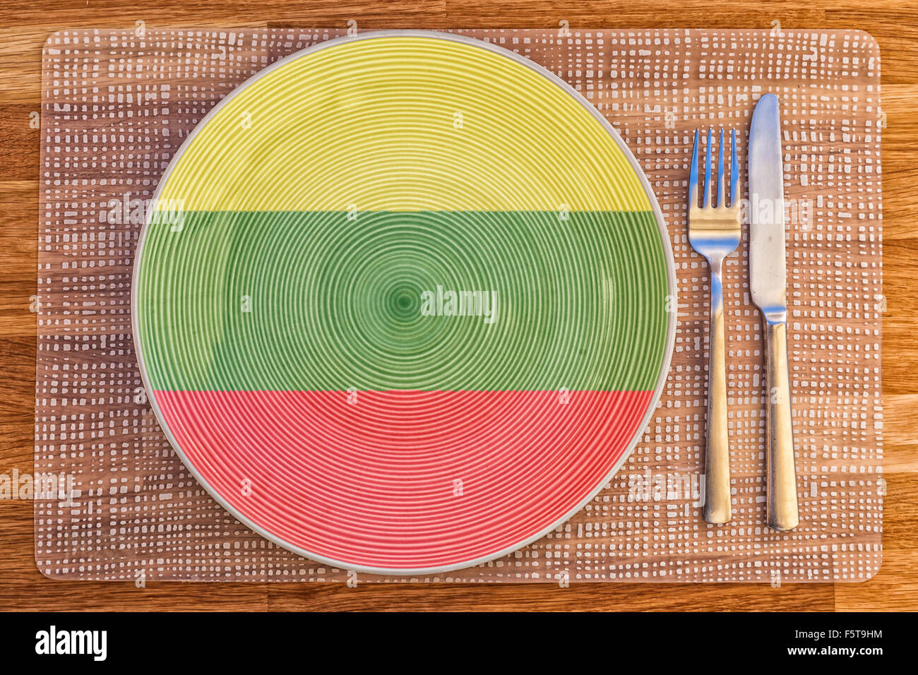Dinner plate with the flag of Lithuania on it for your international ...
