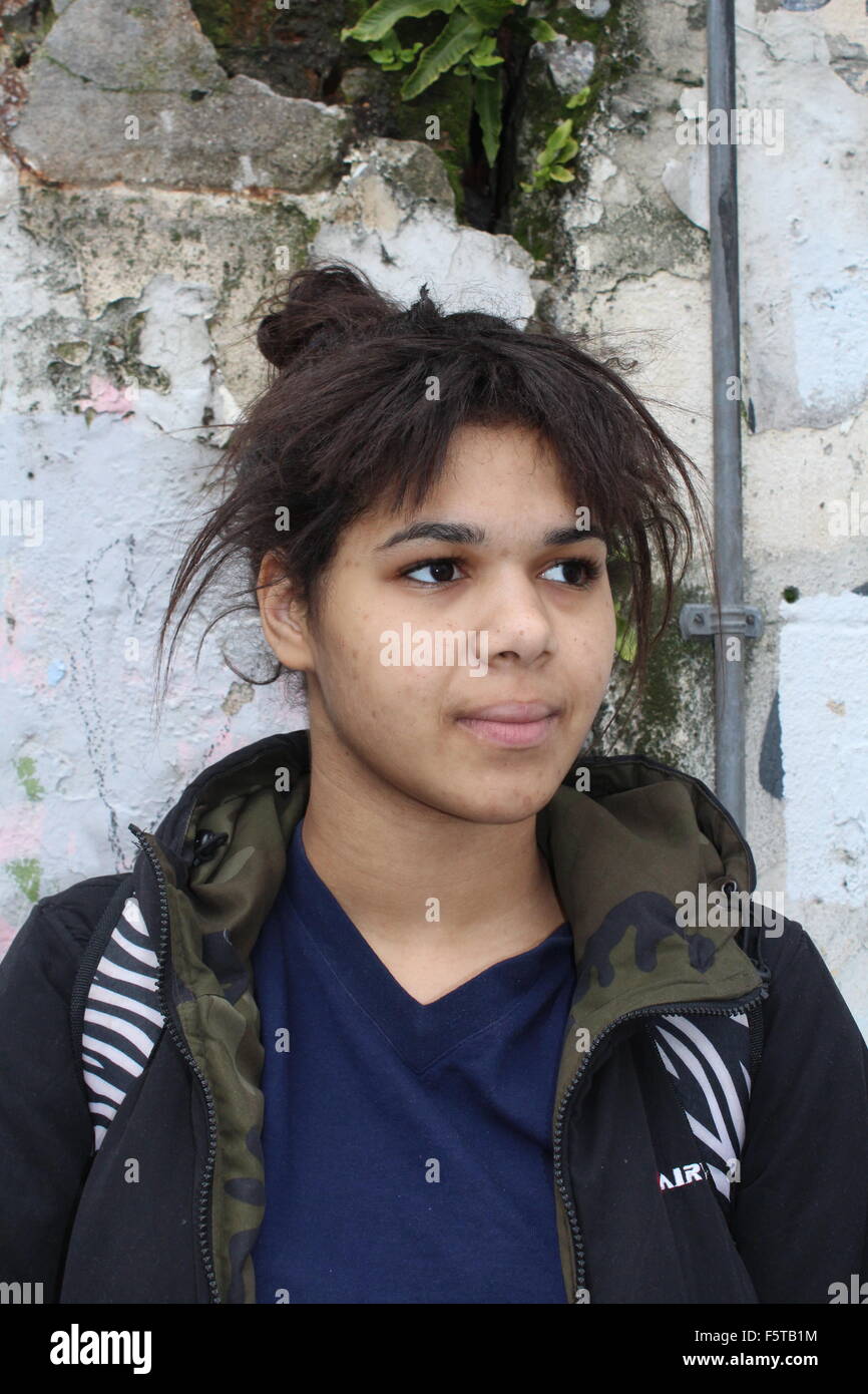 Portrait wall hi-res stock photography and images - Alamy