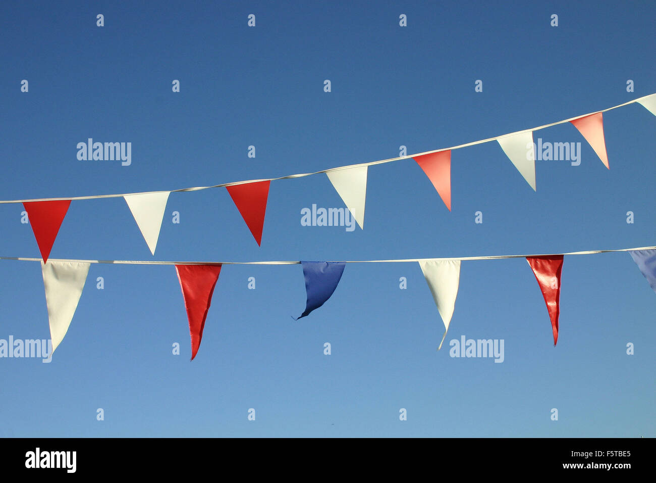 Plain colour bunting hi-res stock photography and images - Alamy