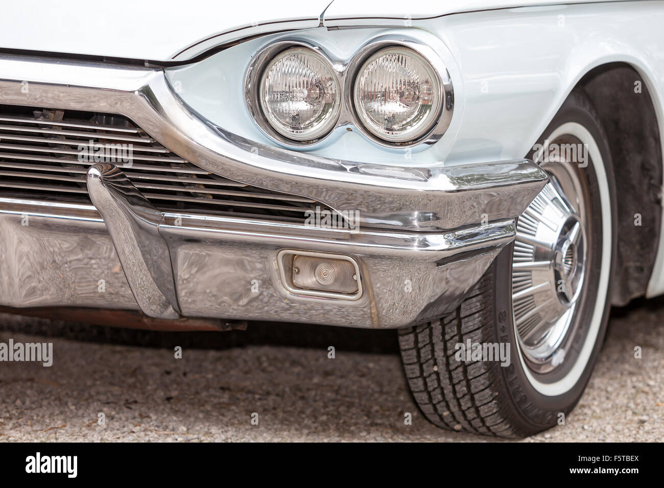American vintage car, close-up of front detail Stock Photo - Alamy
