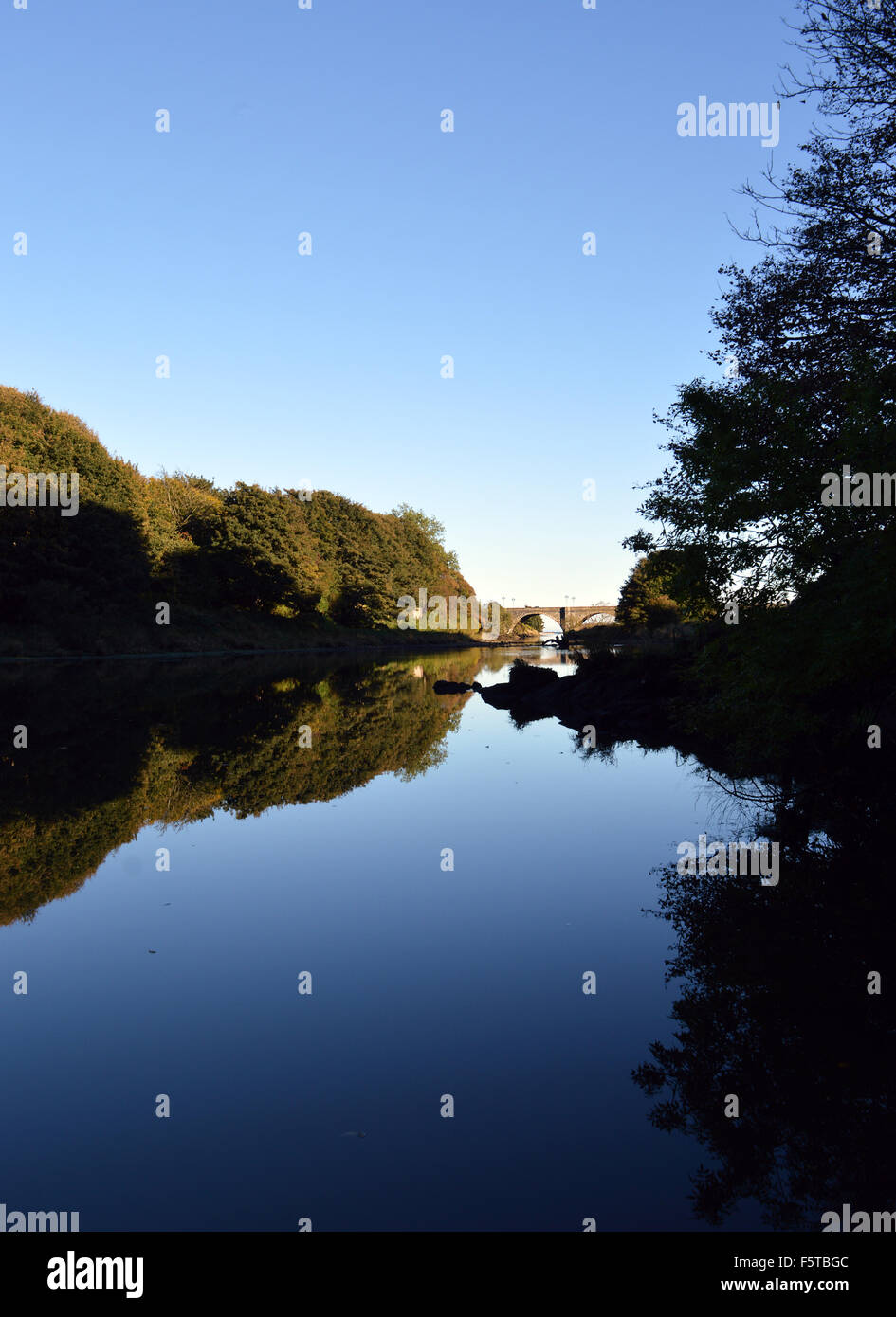 The River Don looking to the new Bridge of Don in Aberdeen, Scotland ...