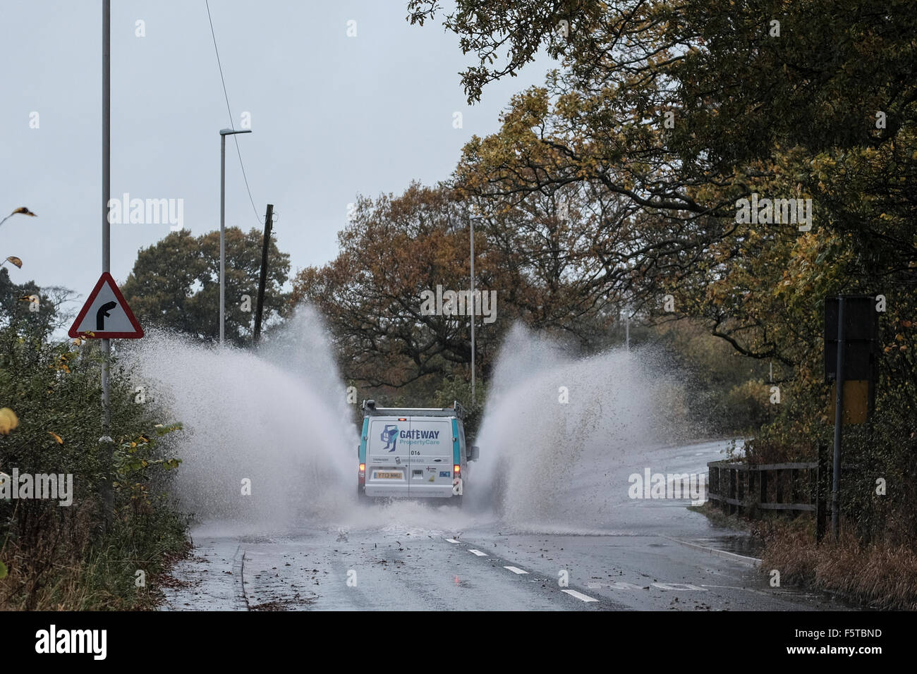 Preston, Lancashire, UK. 9th November, 2015. UK Weather: Heavy rain in ...
