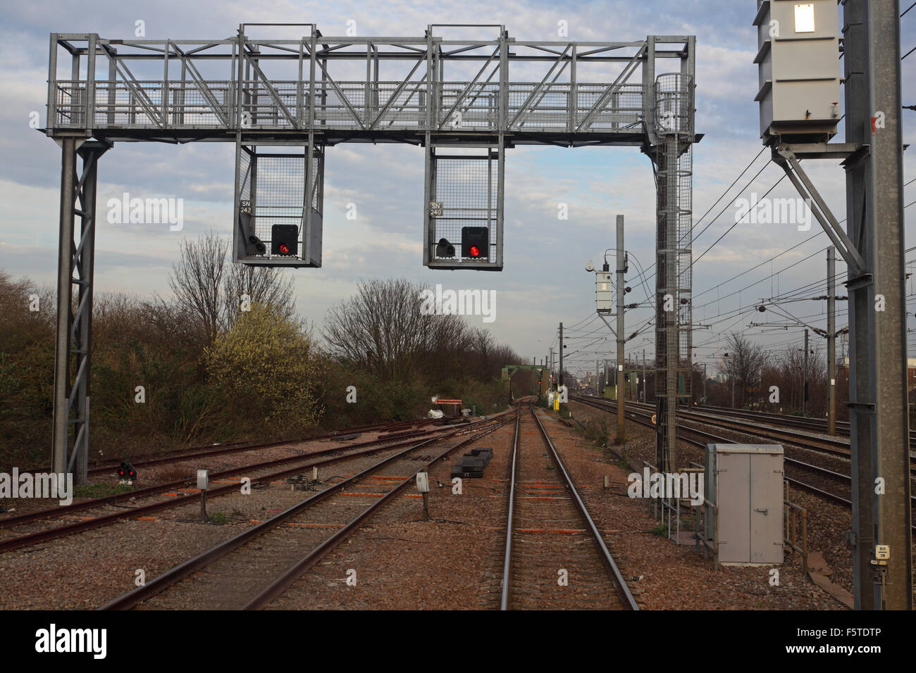 A drivers view of Hanwell loop whilst sat at the signal waiting for a ...