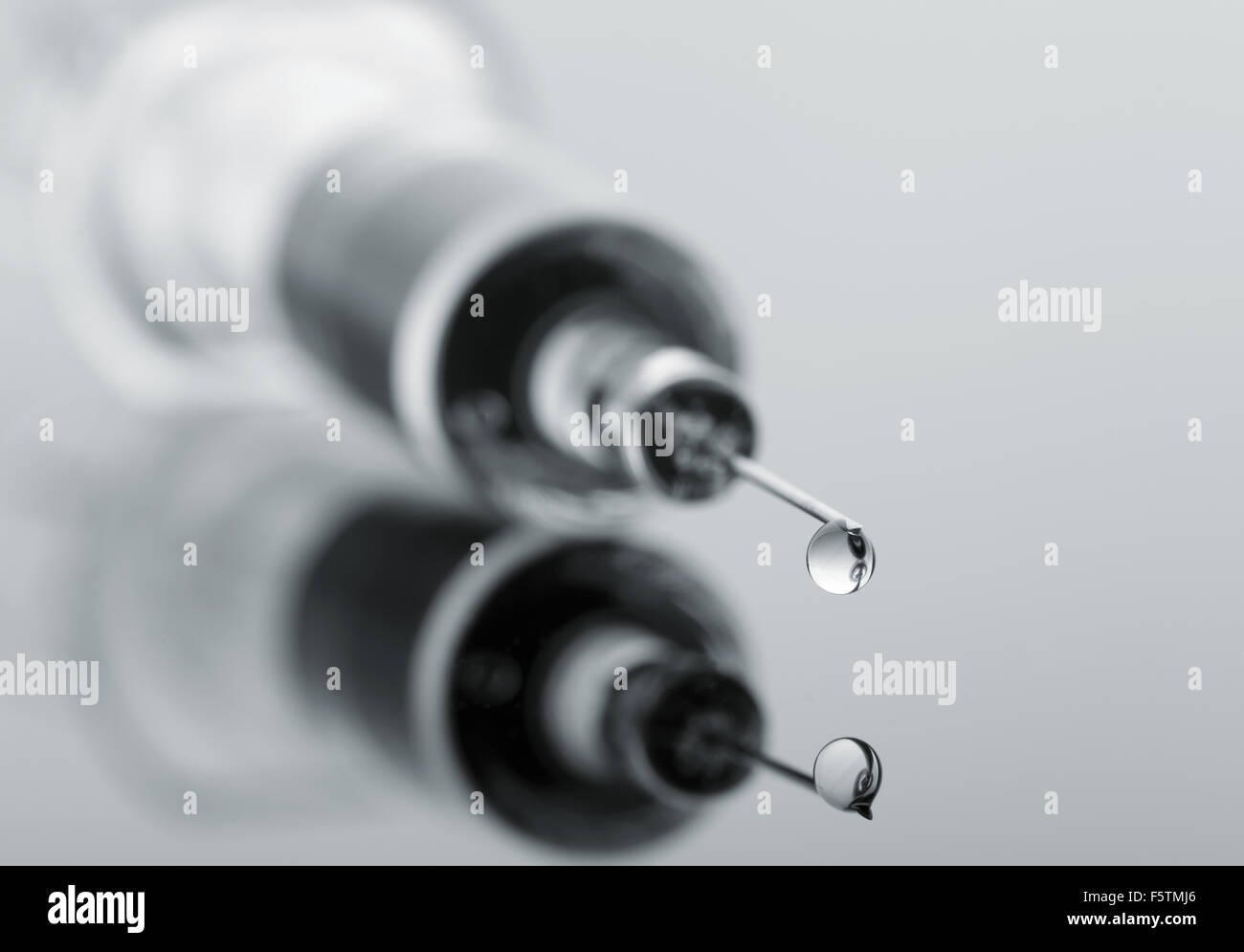 Insulin solution hi-res stock photography and images - Alamy