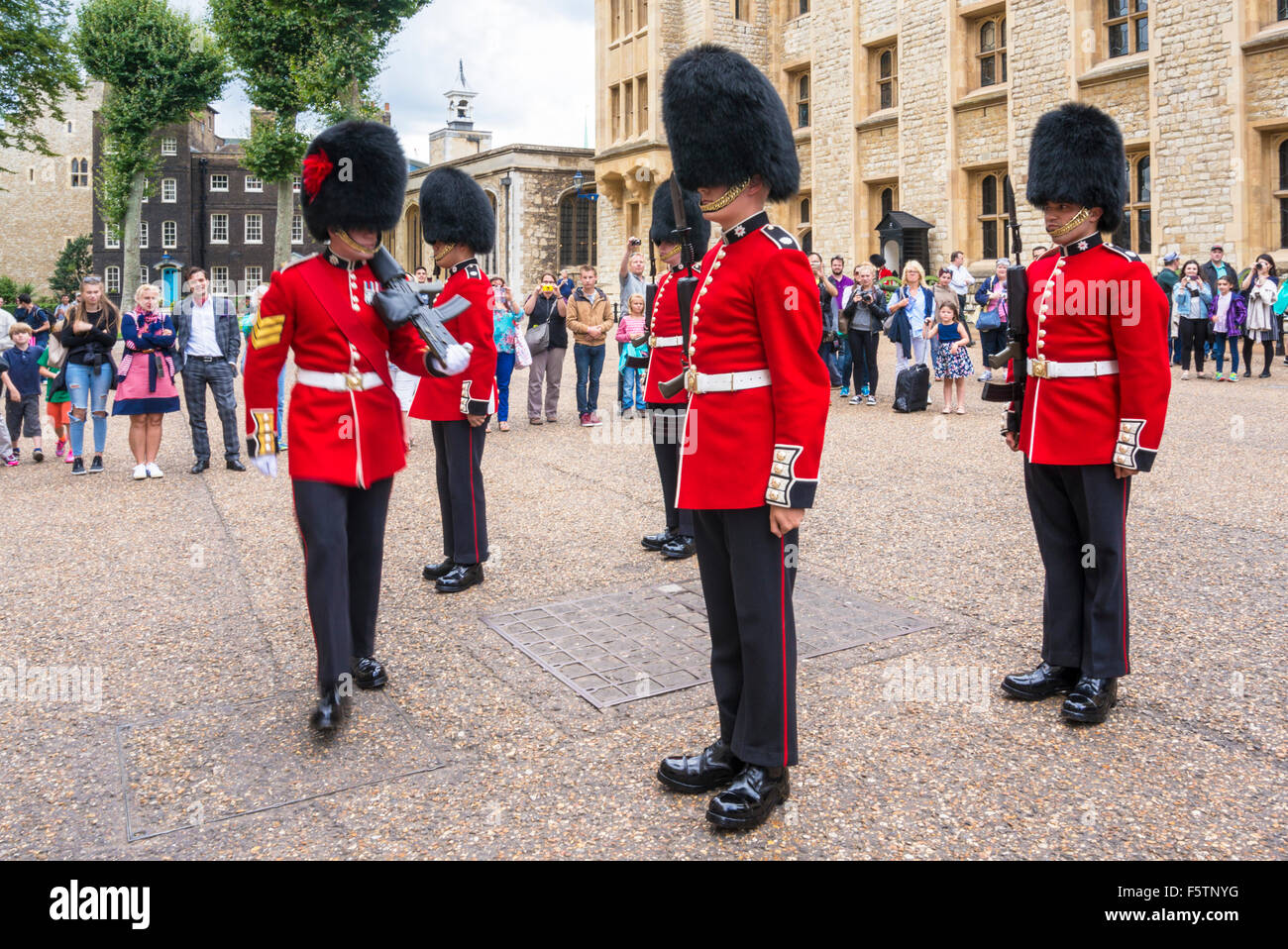 Coldstream guards uniform hi-res stock photography and images - Alamy