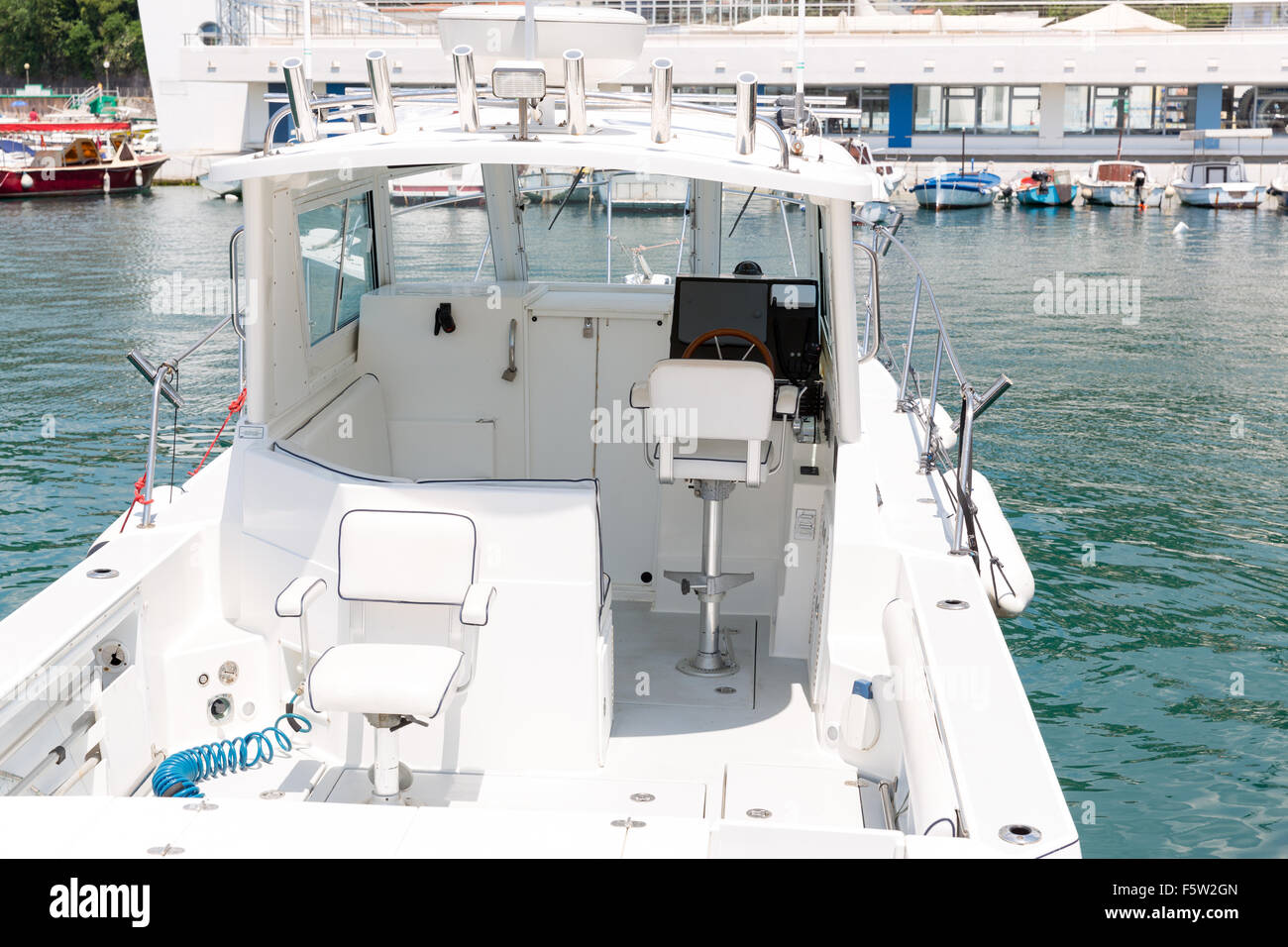 Small white cruise ship in hi-res stock photography and images - Alamy