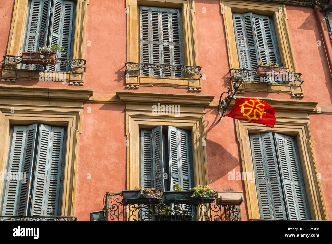 Occitan flag,aka Toulouse flag,Cathar Cross, sign,of,Occitan,culture ...
