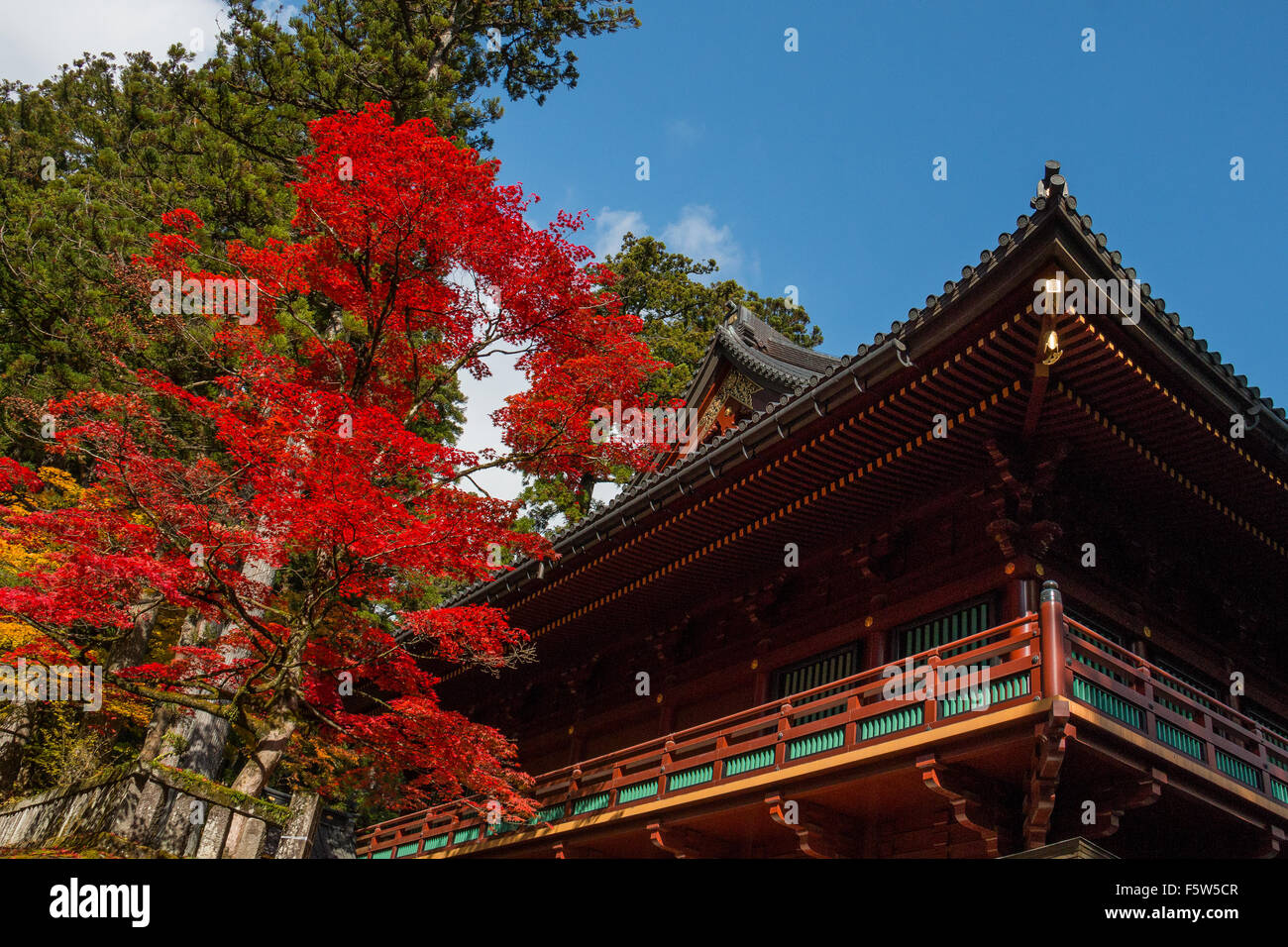 Santuarios nikko hi-res stock photography and images - Alamy