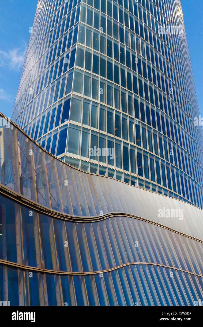 Bilbao torre iberdrola modern hi-res stock photography and images - Alamy