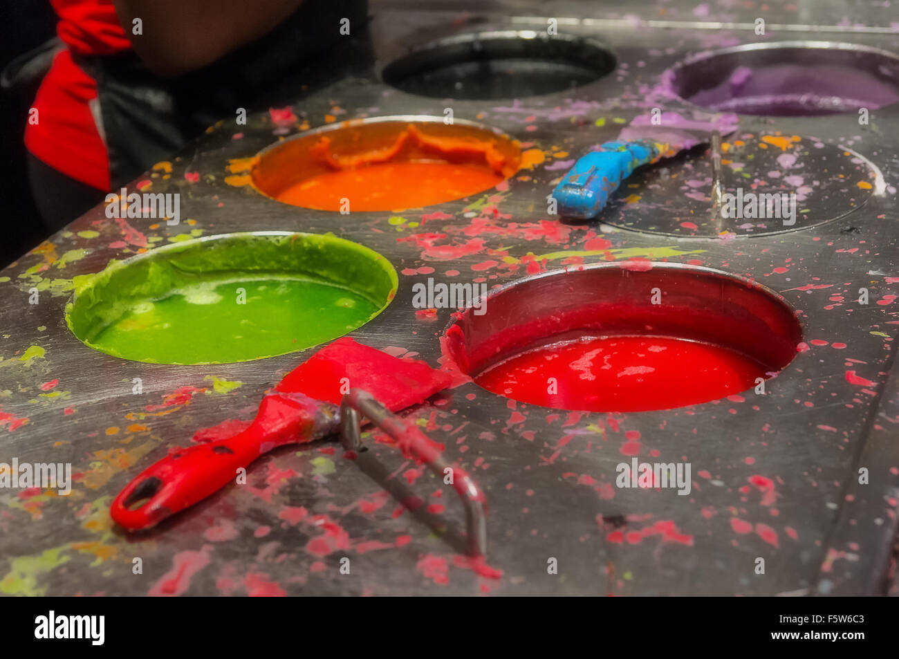 Pouring wax hi-res stock photography and images - Alamy