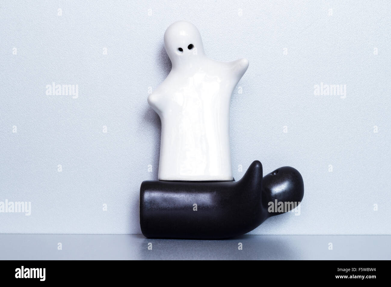 Two ceramic figures Stock Photo - Alamy
