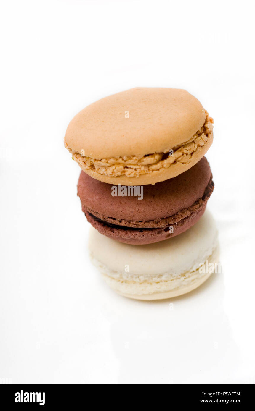 White macaroons hi-res stock photography and images - Alamy