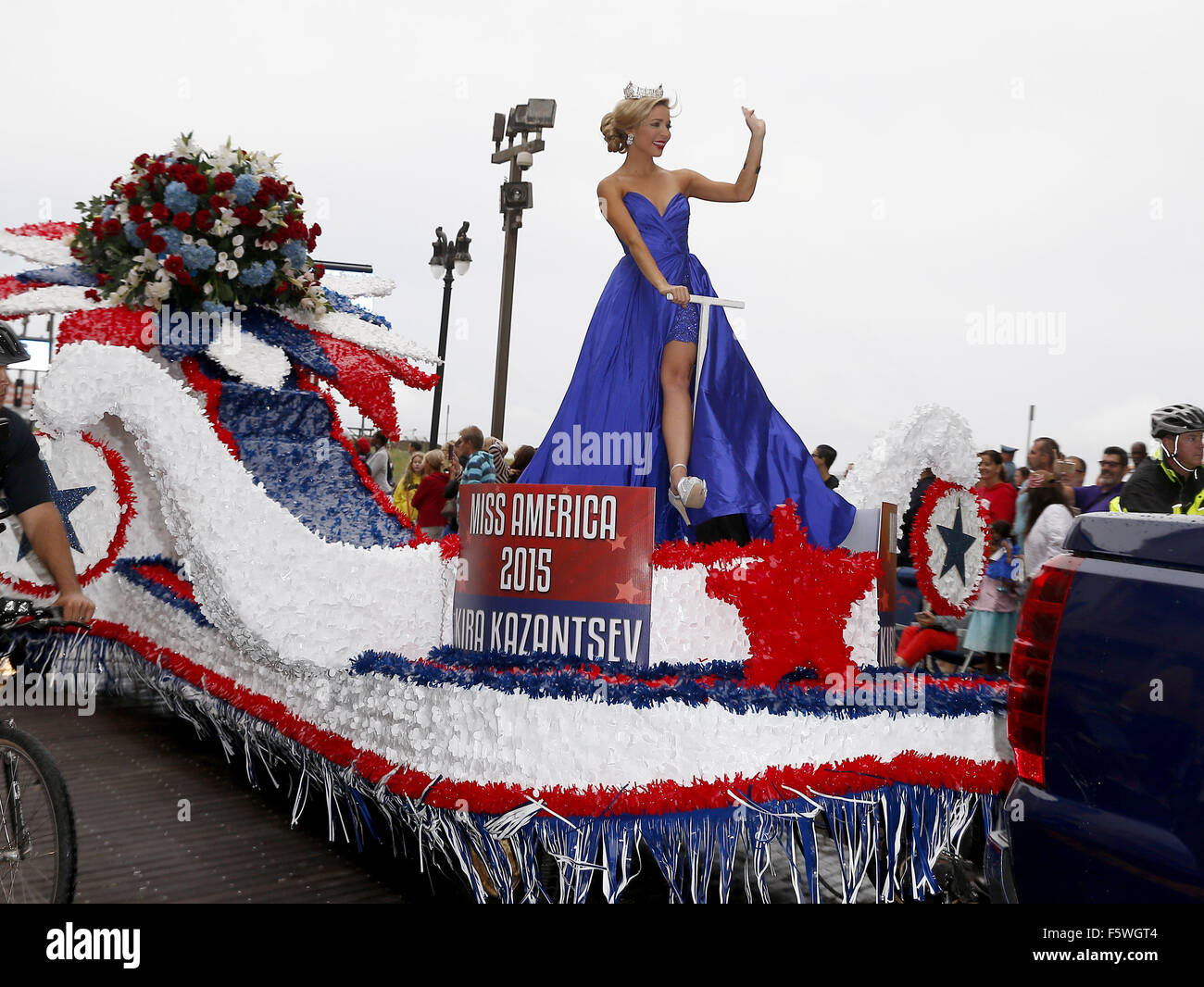2016 Miss America "Show Us Your Shoes" Parade at Boardwalk Atlantic ...
