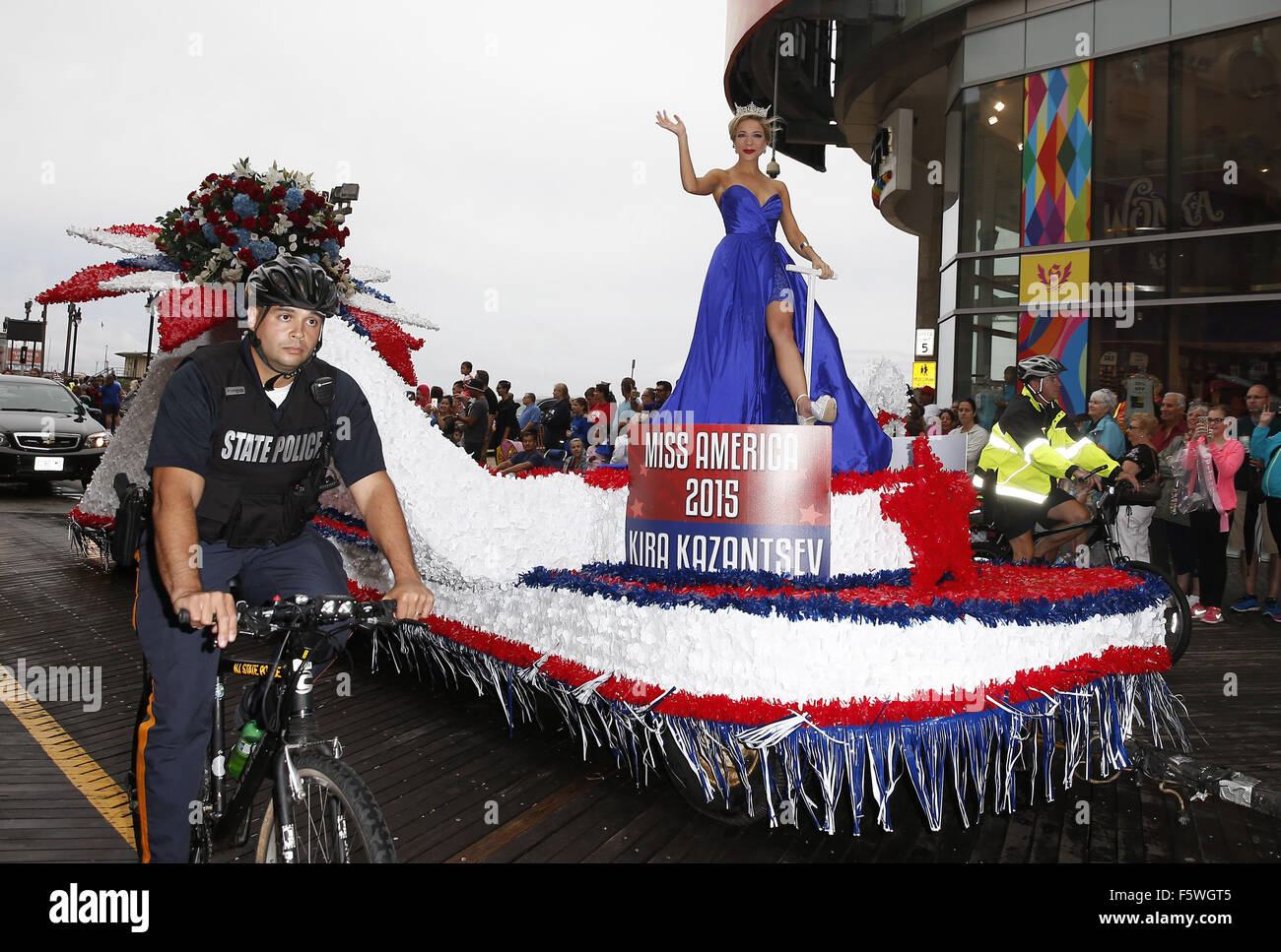 2016 Miss America "Show Us Your Shoes" Parade at Boardwalk Atlantic ...