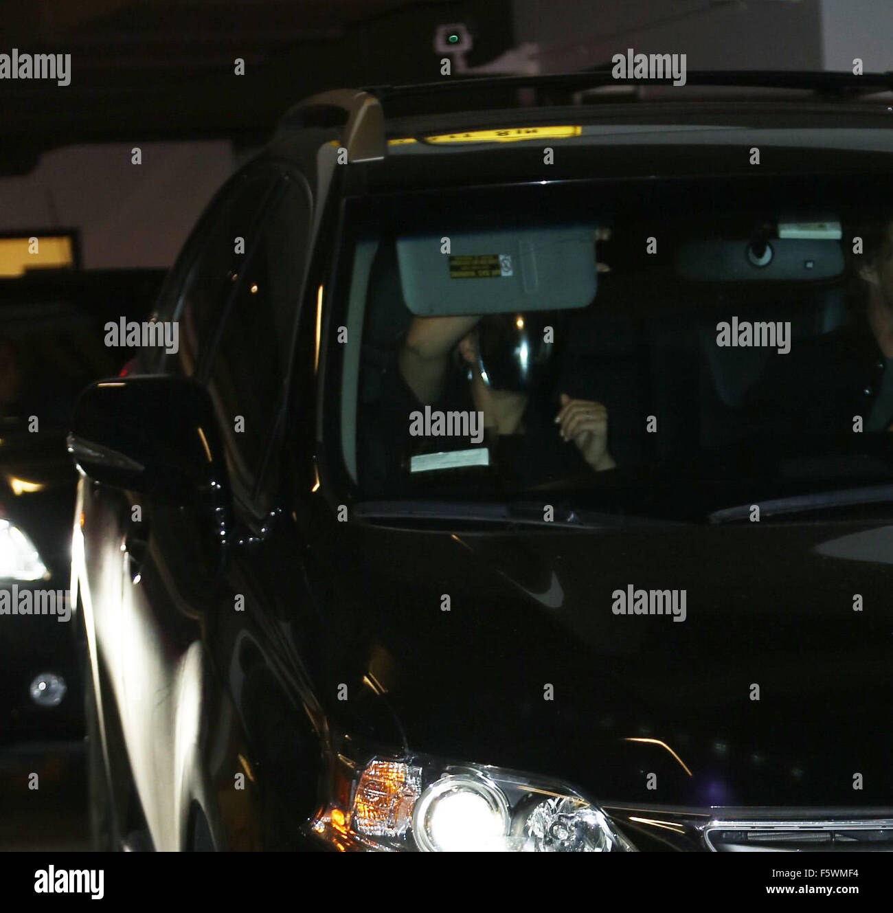 Sia singer face hi-res stock photography and images - Alamy