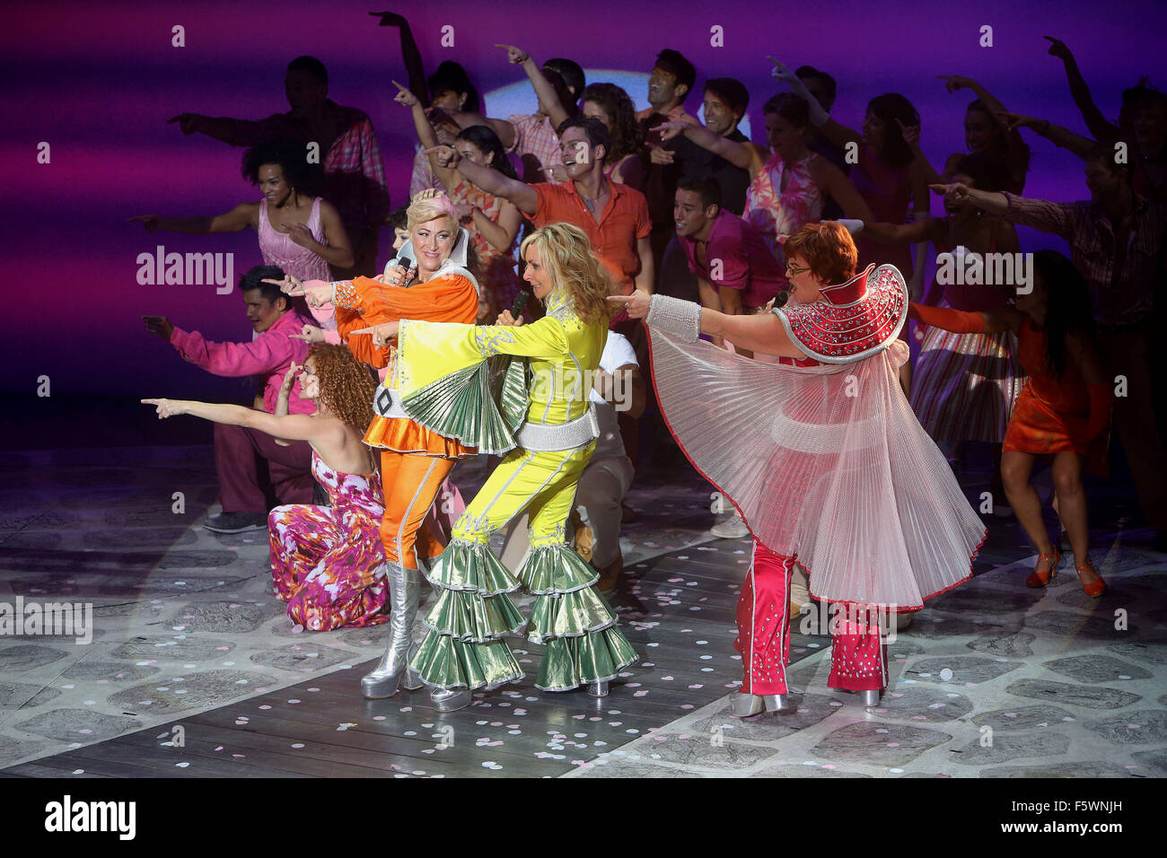 Closing night of the Broadway musical Mamma Mia at the Broadhurst ...
