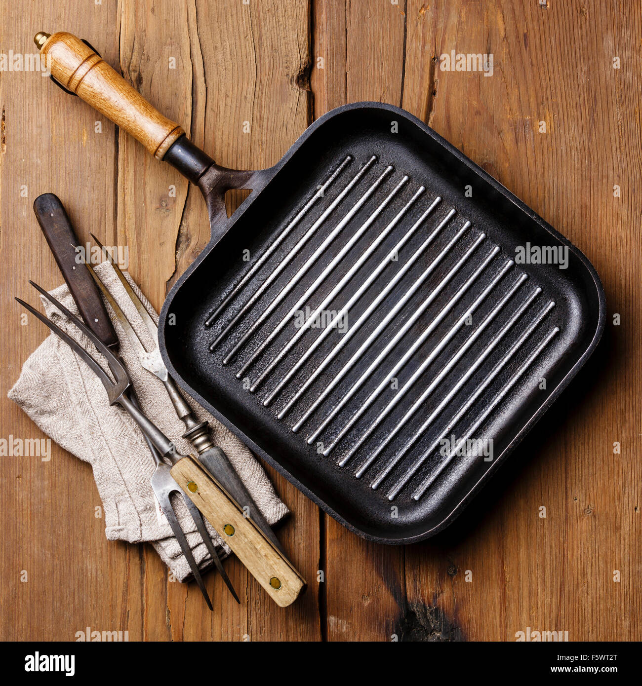 Empty grill hi-res stock photography and images - Alamy