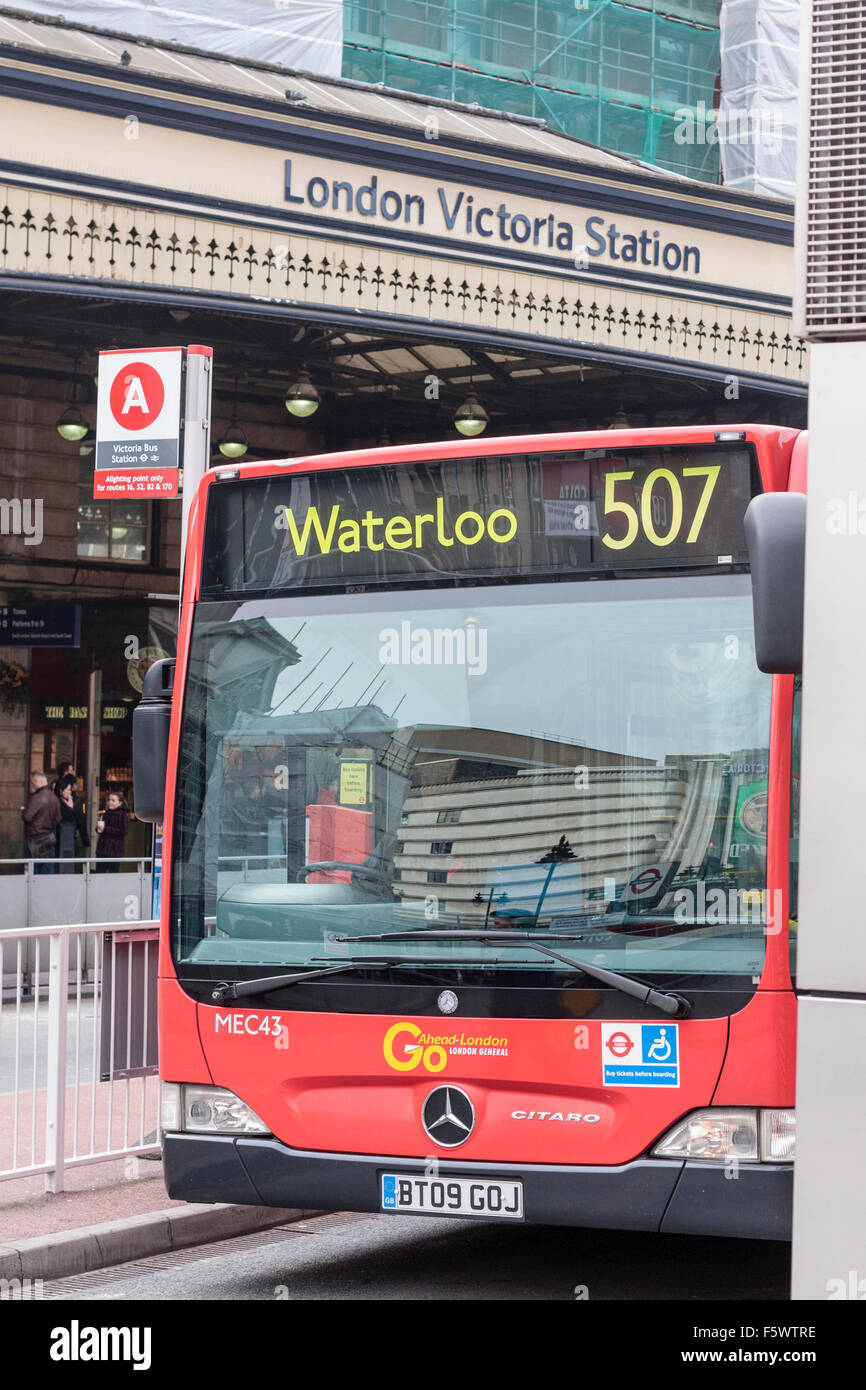 London bus front hi-res stock photography and images - Alamy