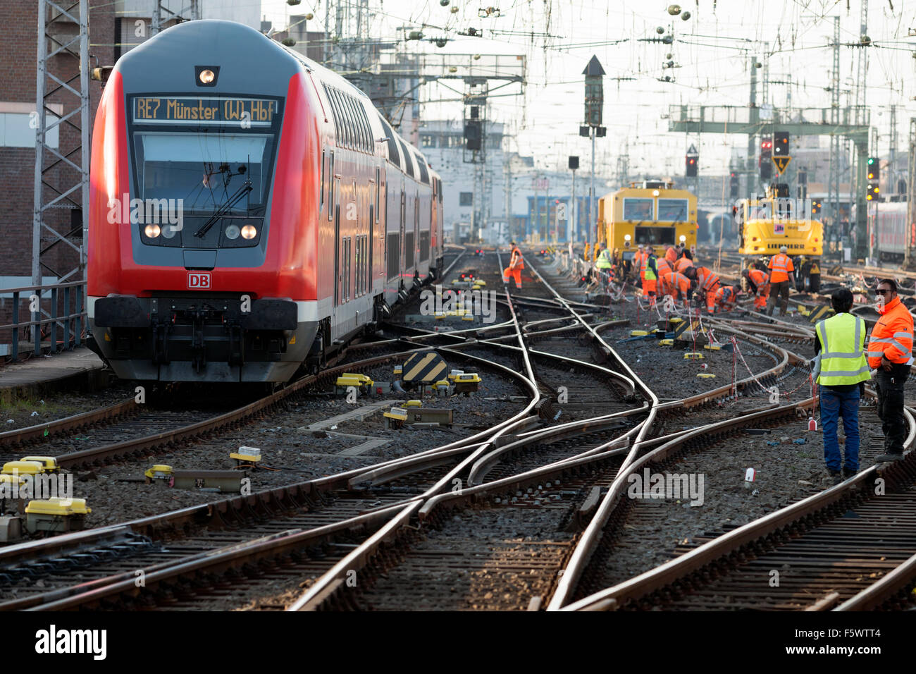 RE7 (Regional Express) passenger train to Munster arriving in Cologne ...