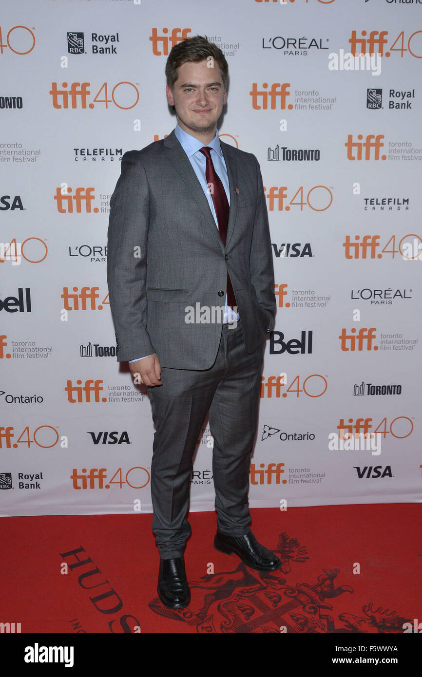 Red carpet arrival photographs hi-res stock photography and images - Alamy