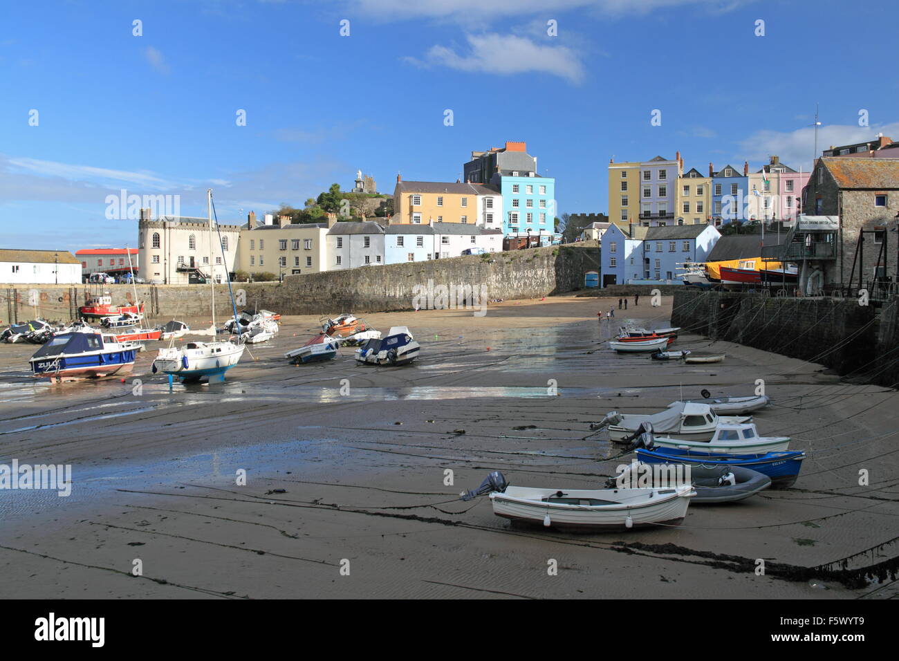 Tenby quay hill hi-res stock photography and images - Alamy