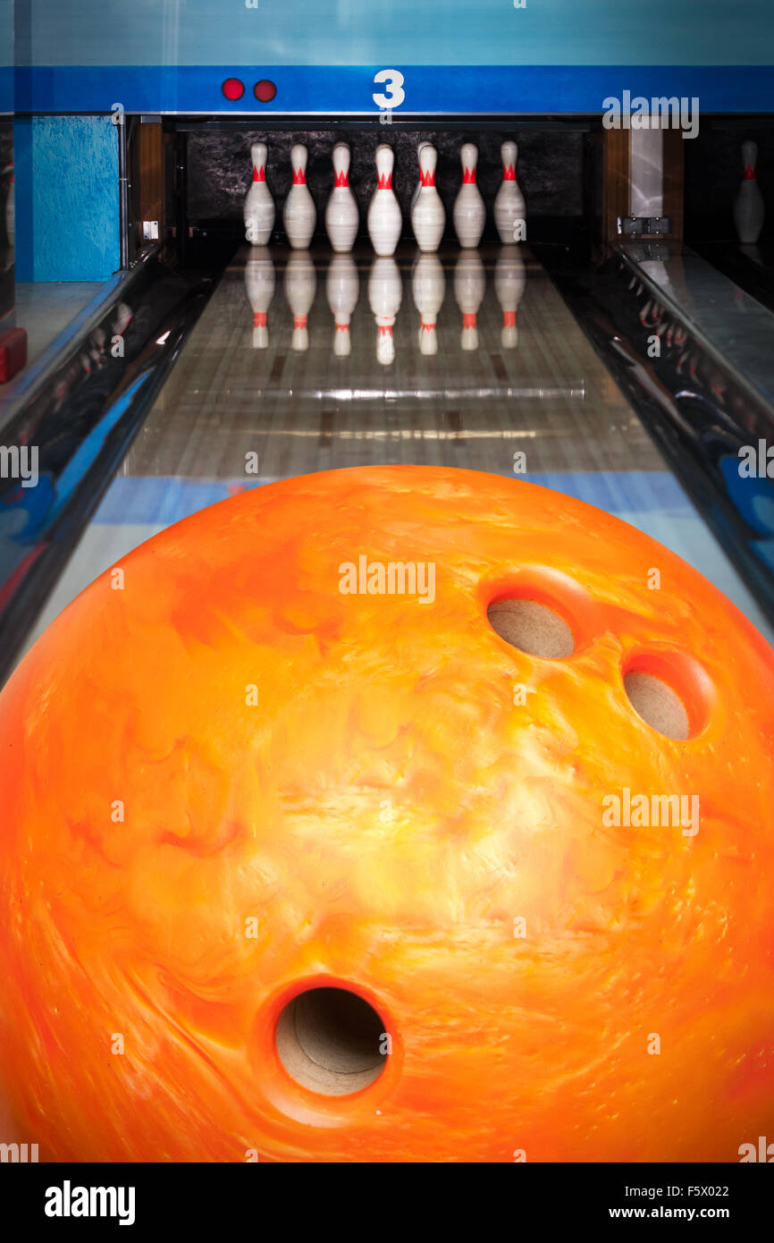 Bowling alley pins hi-res stock photography and images - Alamy