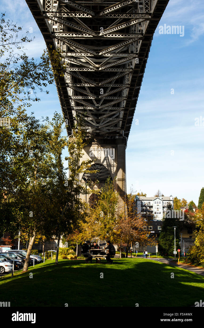 The Aurora Bridge, spanning the Fremont Cut in Seattle, Washington USA ...