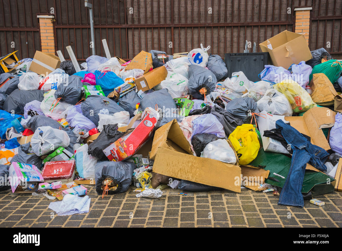 strike by municipal waste collection Stock Photo - Alamy