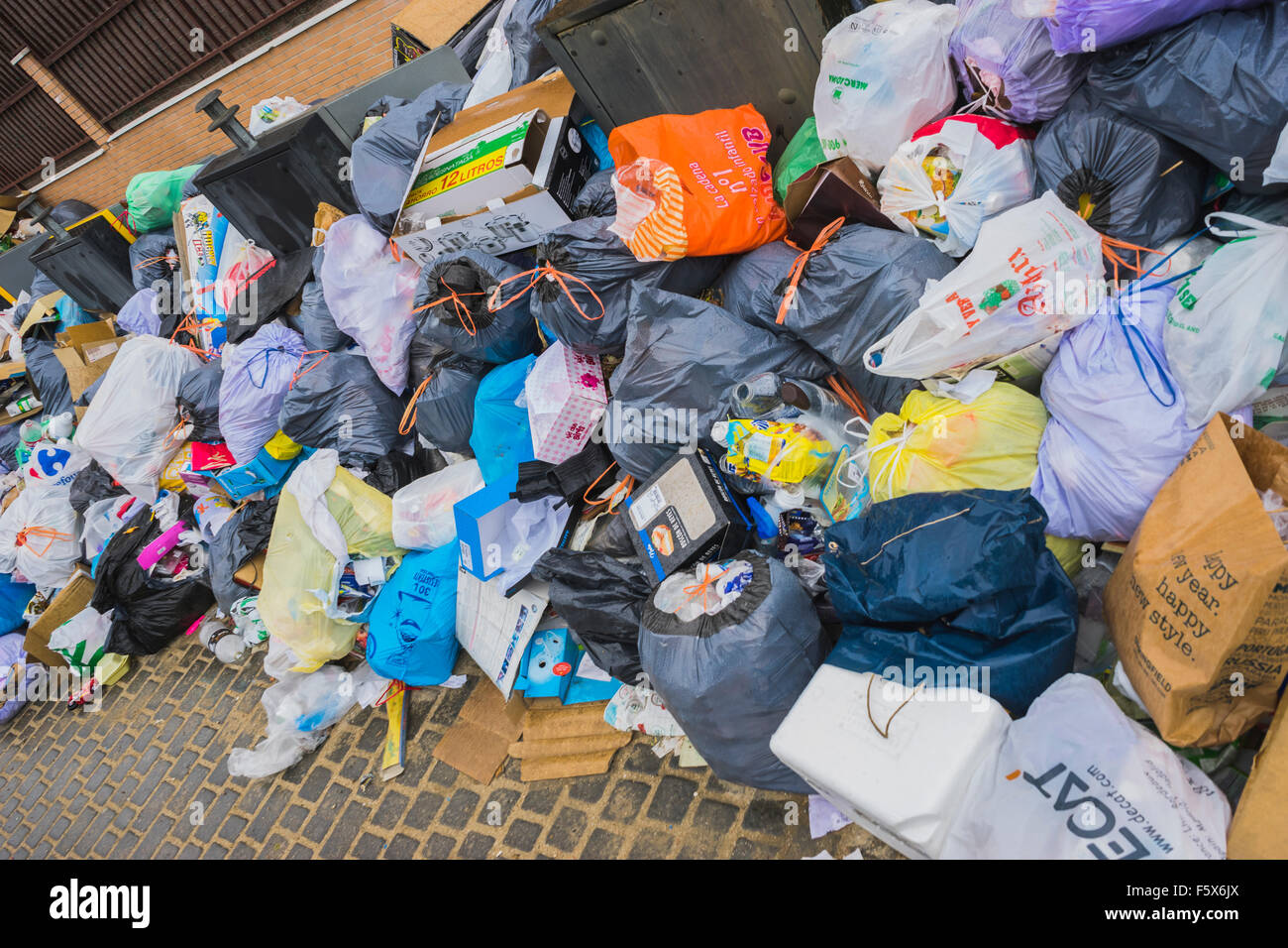 strike by municipal waste collection Stock Photo - Alamy