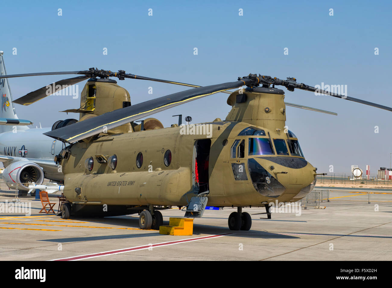 CH-47 Chinook at Dubai Air Show 2015 in Dubai, UAE Stock Photo - Alamy