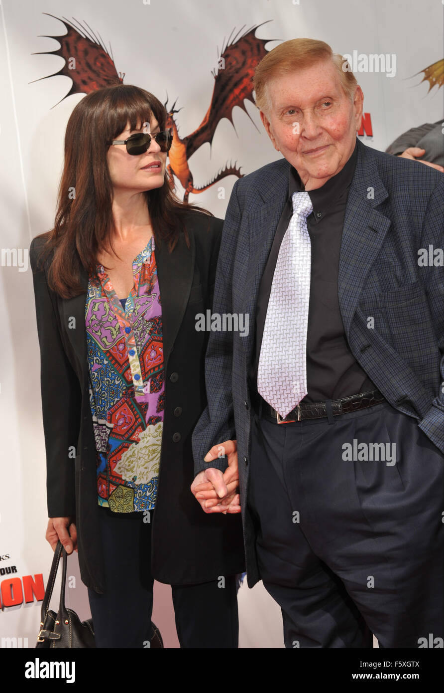 Sumner redstone red carpet event hi-res stock photography and images ...