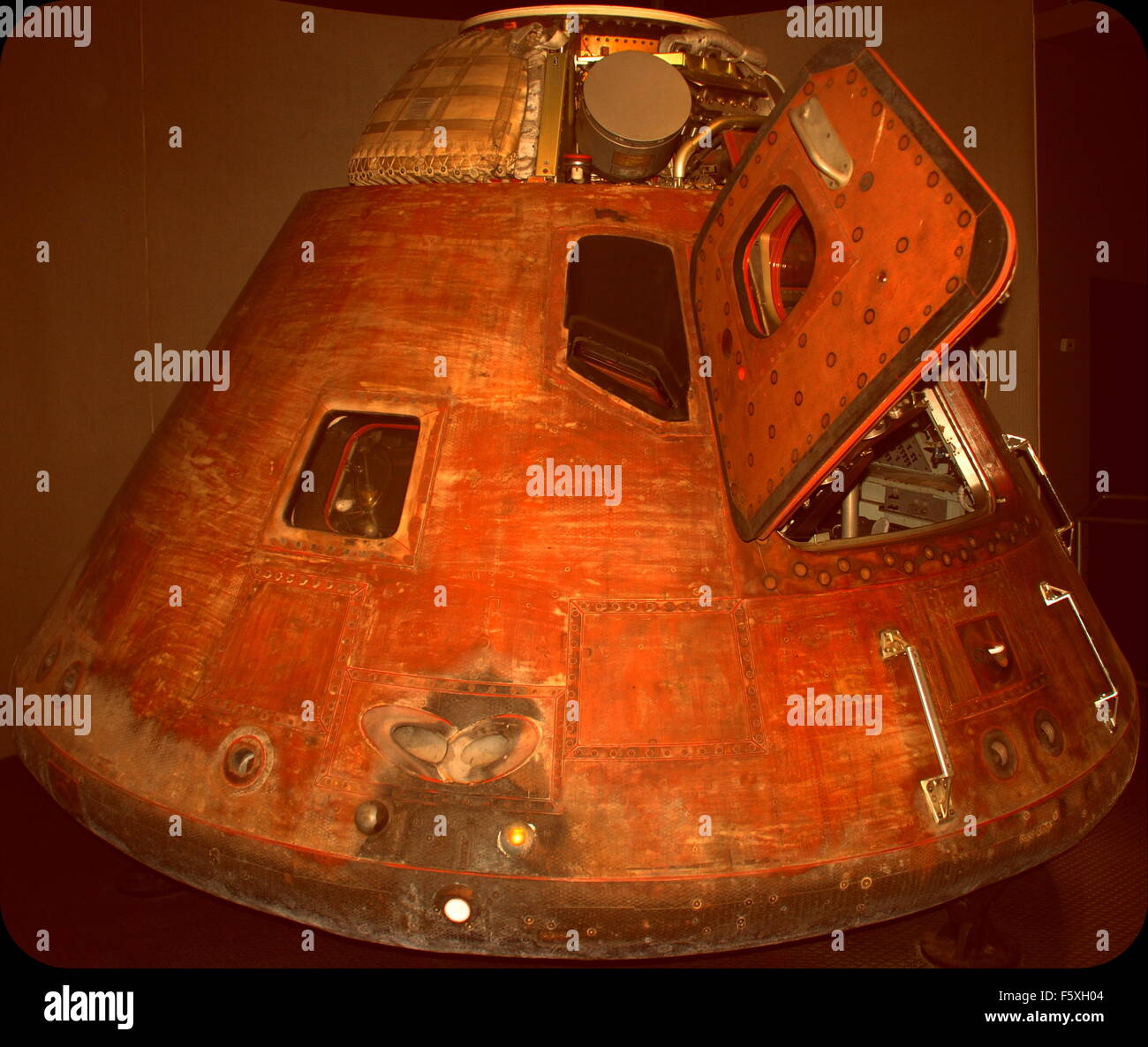 Splashdown apollo hi-res stock photography and images - Alamy