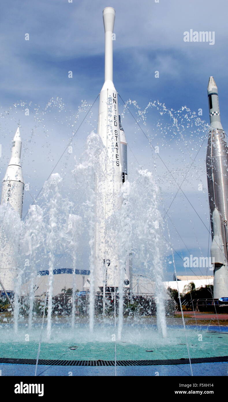 Saturn v rockets hi-res stock photography and images - Alamy