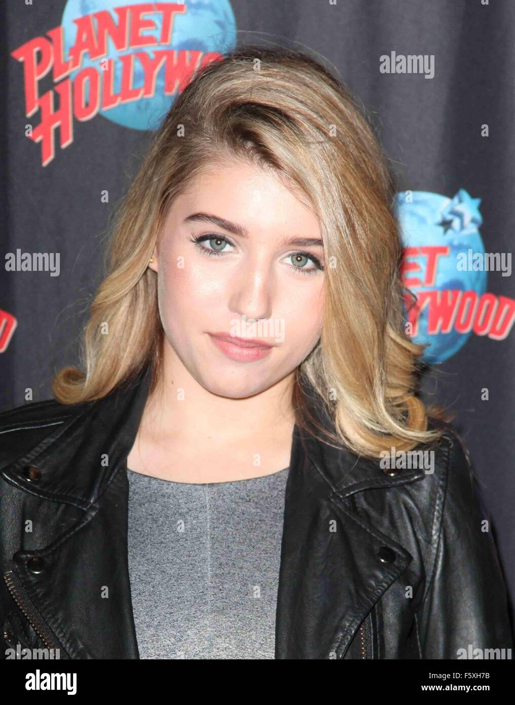 Nickelodeon star Paris Smith meets kids from the Starlight Children's ...