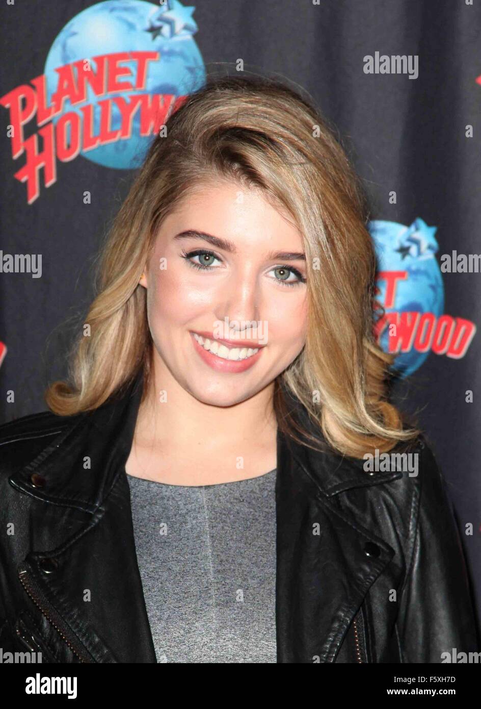 Nickelodeon star Paris Smith meets kids from the Starlight Children's ...