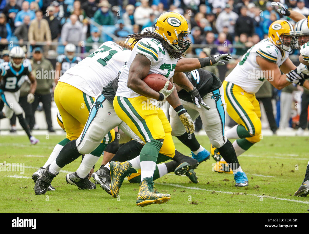Green bay packers defensive line hi-res stock photography and images ...