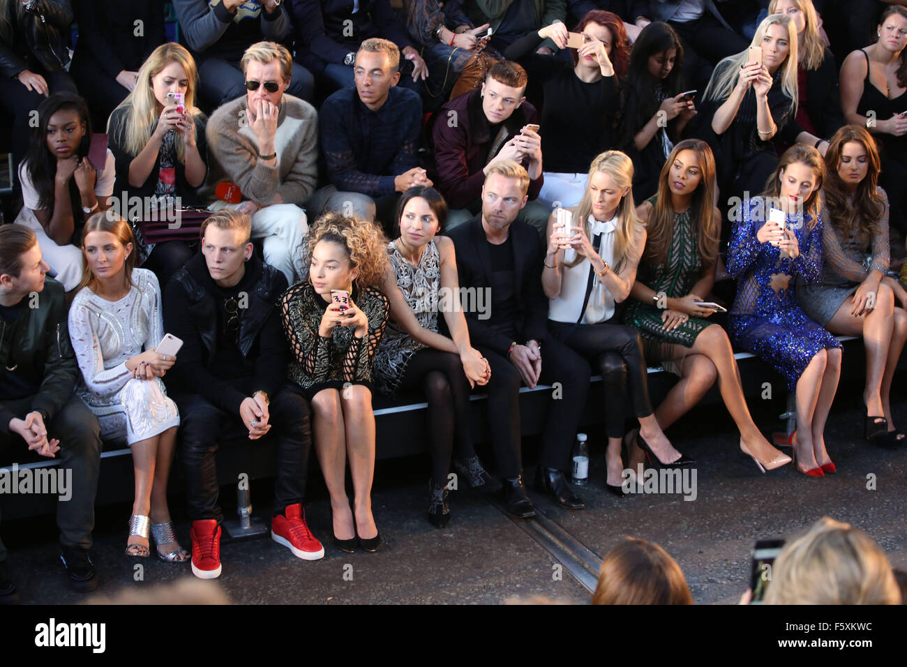 London Fashion Week Spring/Summer 2016 - Julien Macdonald - Front Row ...