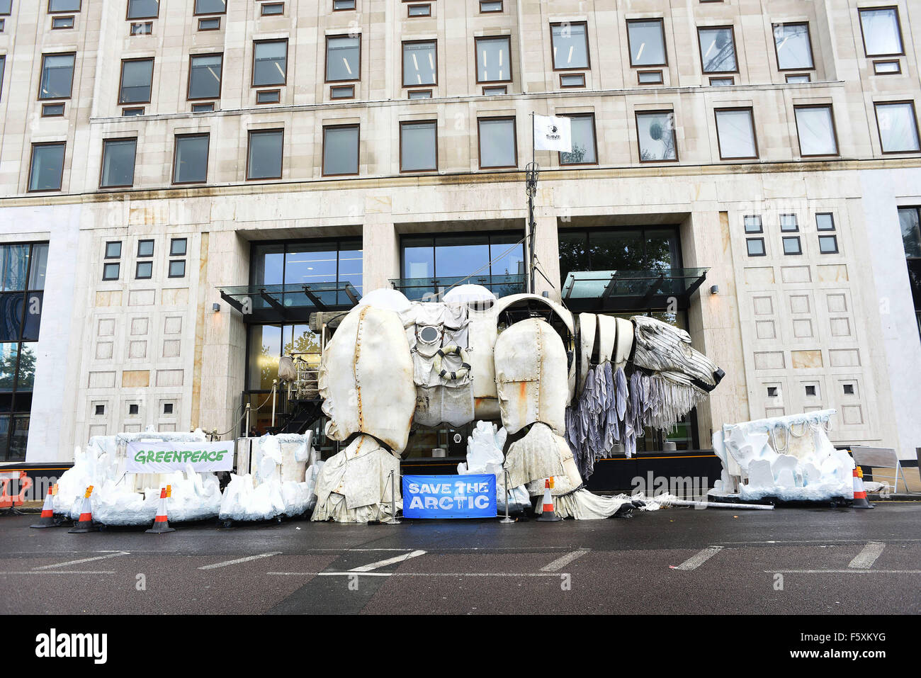 Greenpeace protest against Arctic Oil Drilling outside the Shell ...