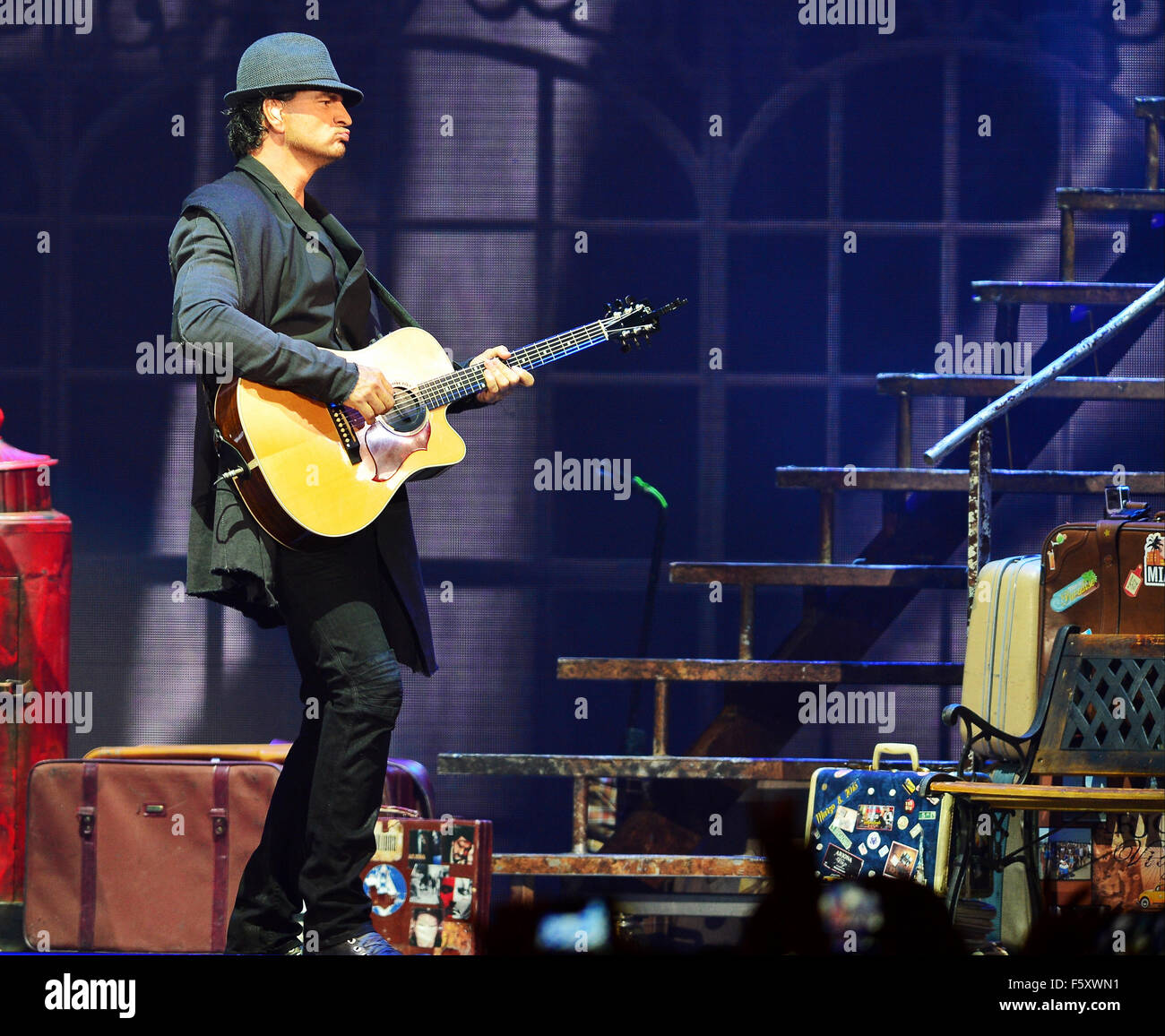 Ricardo Arjona performs live in concert during his North American ...