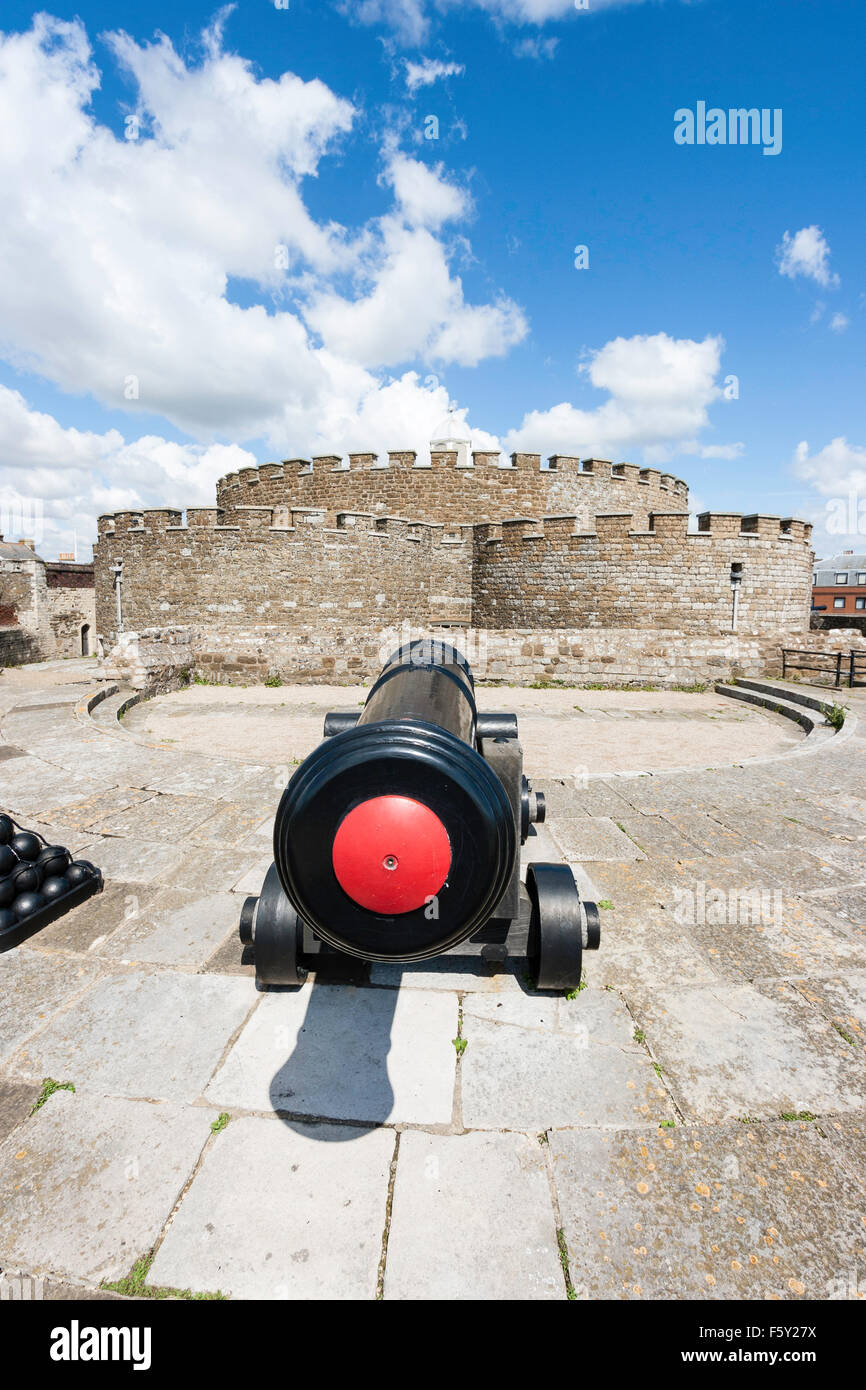 Deal castle, Tudor period built in shape of a rose. 32-pounded cannon ...