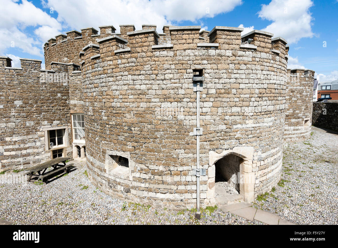 Shape castle hi-res stock photography and images - Alamy